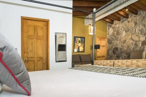 Minibar, secretária, ferro/tábua de engomar, Wi-fi grátis 