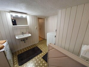 Apartamento | Banheiro | Chuveiro, toalhas de banho