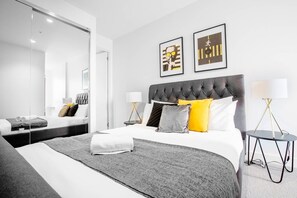 Apartamento (2 Bedrooms) | 2 quartos, espaço de trabalho para notebook