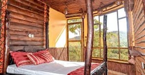 Quarto casal | Escrivaninha, Wi-Fi de cortesia, roupa de cama