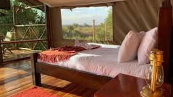 Quarto casal | Escrivaninha, Wi-Fi de cortesia, roupa de cama