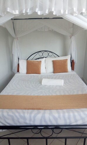 Quarto Executivo | Secretária, ferro/tábua de engomar, Wi-fi grátis 