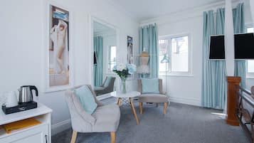 Quarto casal superior | Ferros/tábuas de passar roupa, Wi-Fi de cortesia, roupa de cama