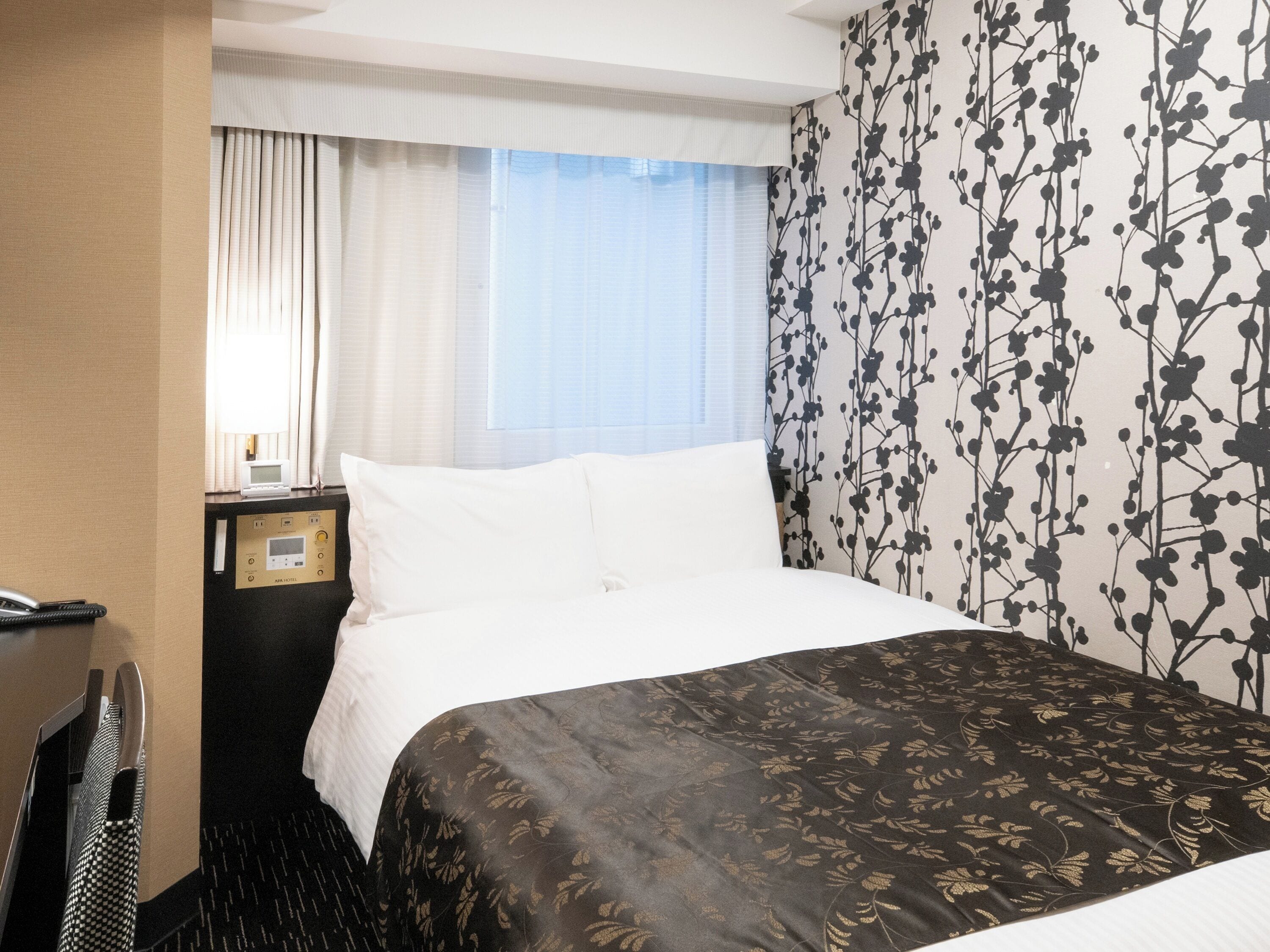 Quarto Standard, 1 quarto, não fumadores (for Single Use) | Edredões de penas, secretária, Wi-fi grátis, roupa de cama fornecida 