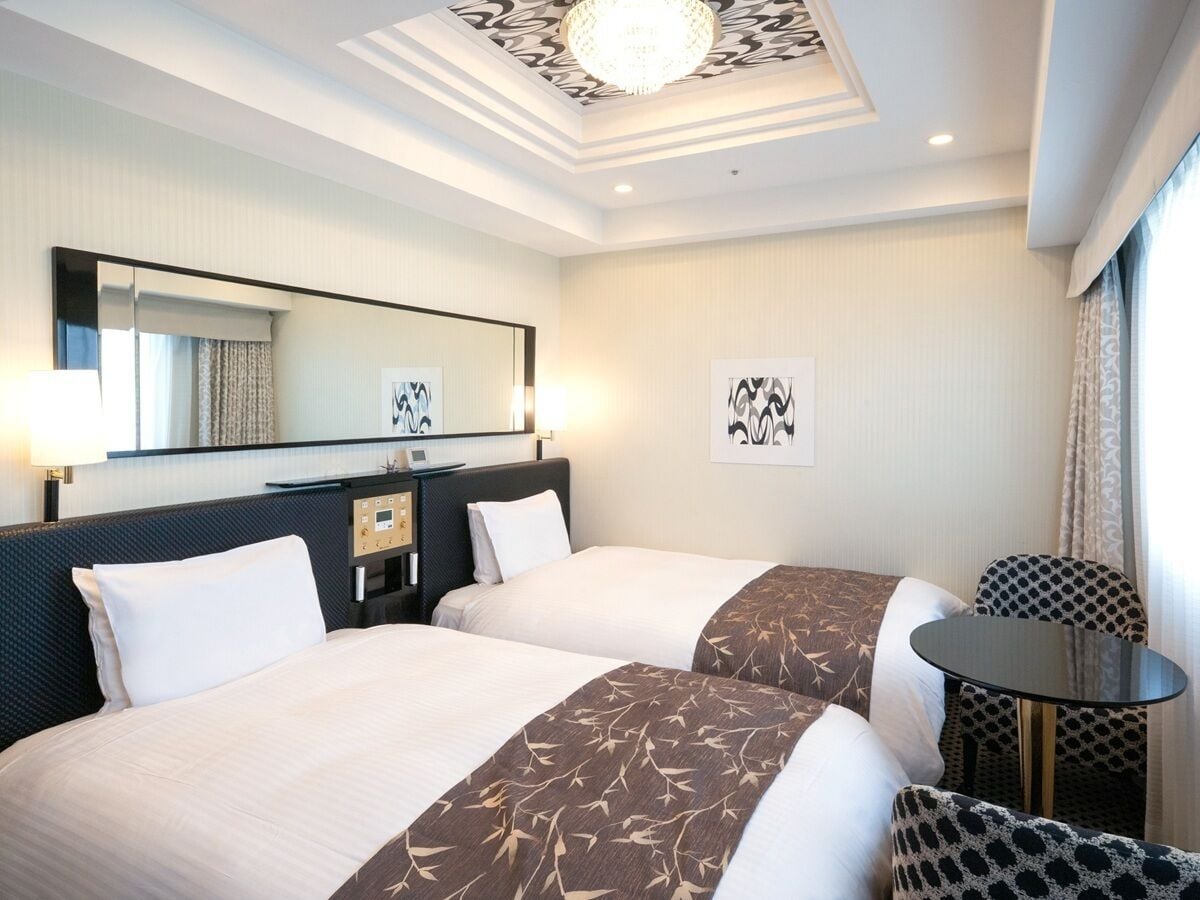 Quarto duplo luxo, para não fumantes | Edredons de pluma, escrivaninha, Wi-Fi de cortesia, roupa de cama