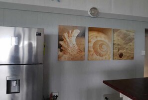 Casa | Cozinha privada | Geladeira, micro-ondas, talheres/pratos/utensílios de cozinha