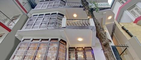 Fachada da propriedade