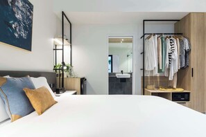 Ferros/tábuas de passar roupa, Wi-Fi de cortesia, roupa de cama