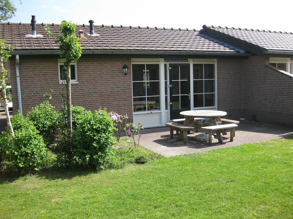 Semi-detached Bungalow With Dishwasher Near Veluwe - Nijkerk