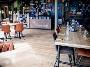 Villa | Restaurantes
