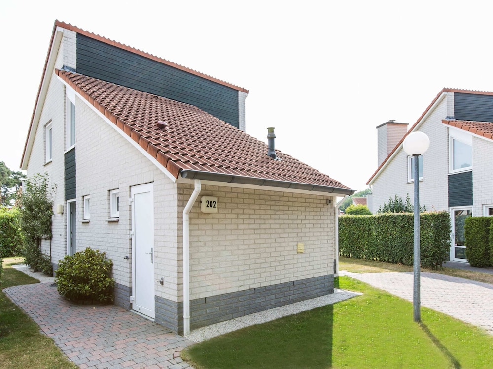 Luxurious Villa With Washer And Dishwasher, In A Green Area - Straelen