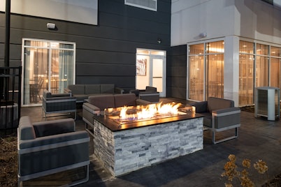 Fairfield Inn & Suites by Marriott Charlotte University Research Park