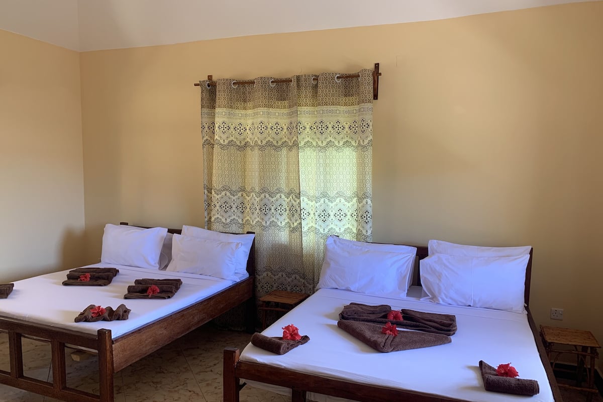 Quarto superior | Cortinas blackout, quartos à prova de som, Wi-Fi de cortesia