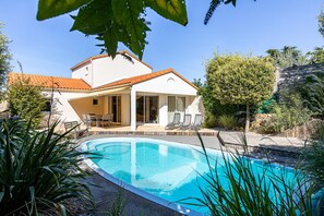 Piscina interna, piscina externa