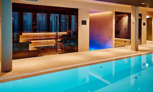 Sauna seca, sauna a vapor