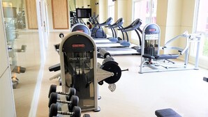 Apartamento em Condomínio Fechado, 1 quarto, fumadores, varanda | Sala de fitness
