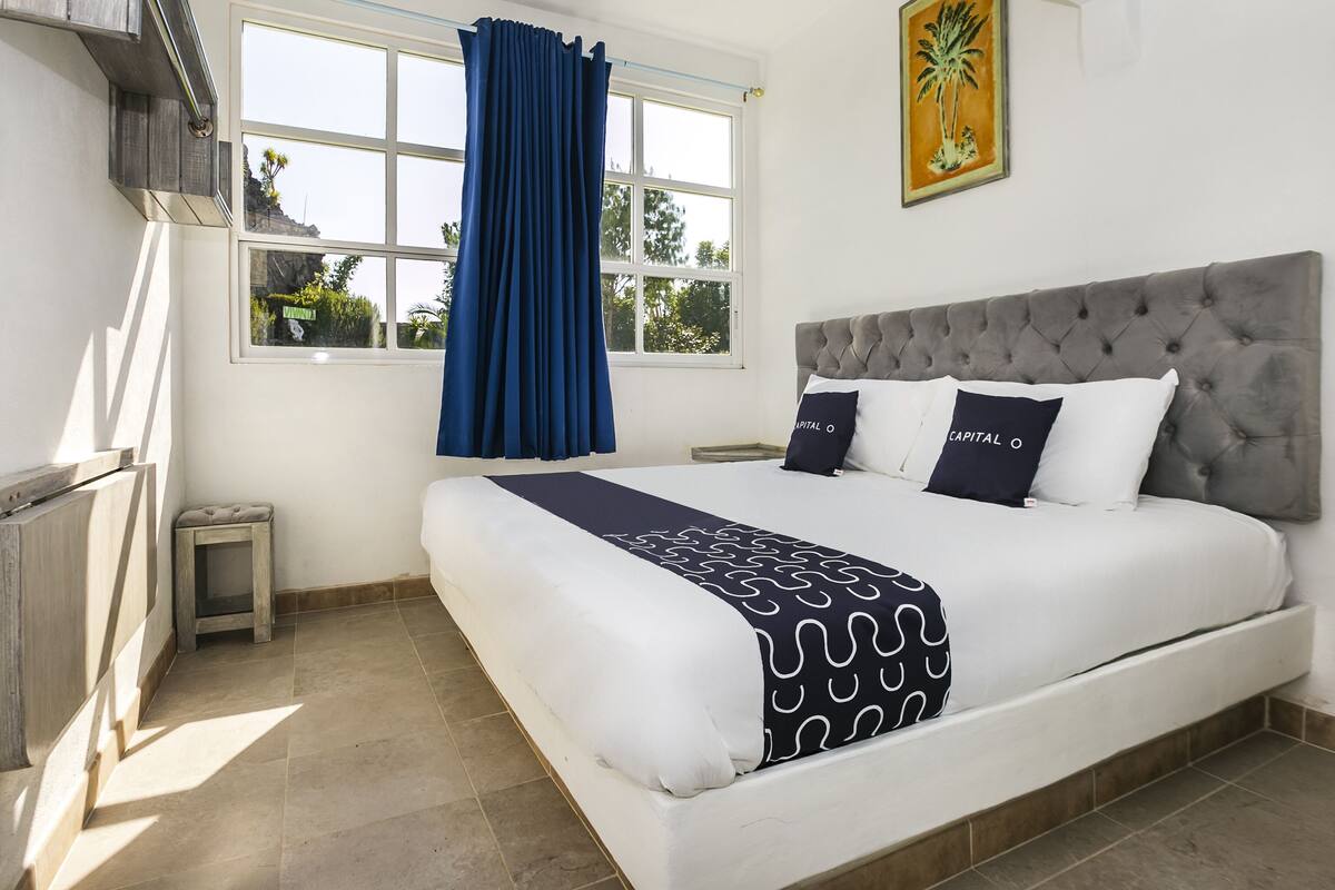 Quarto Superior, 1 cama king-size | Ferro/tábua de engomar, Wi-fi grátis, roupa de cama fornecida