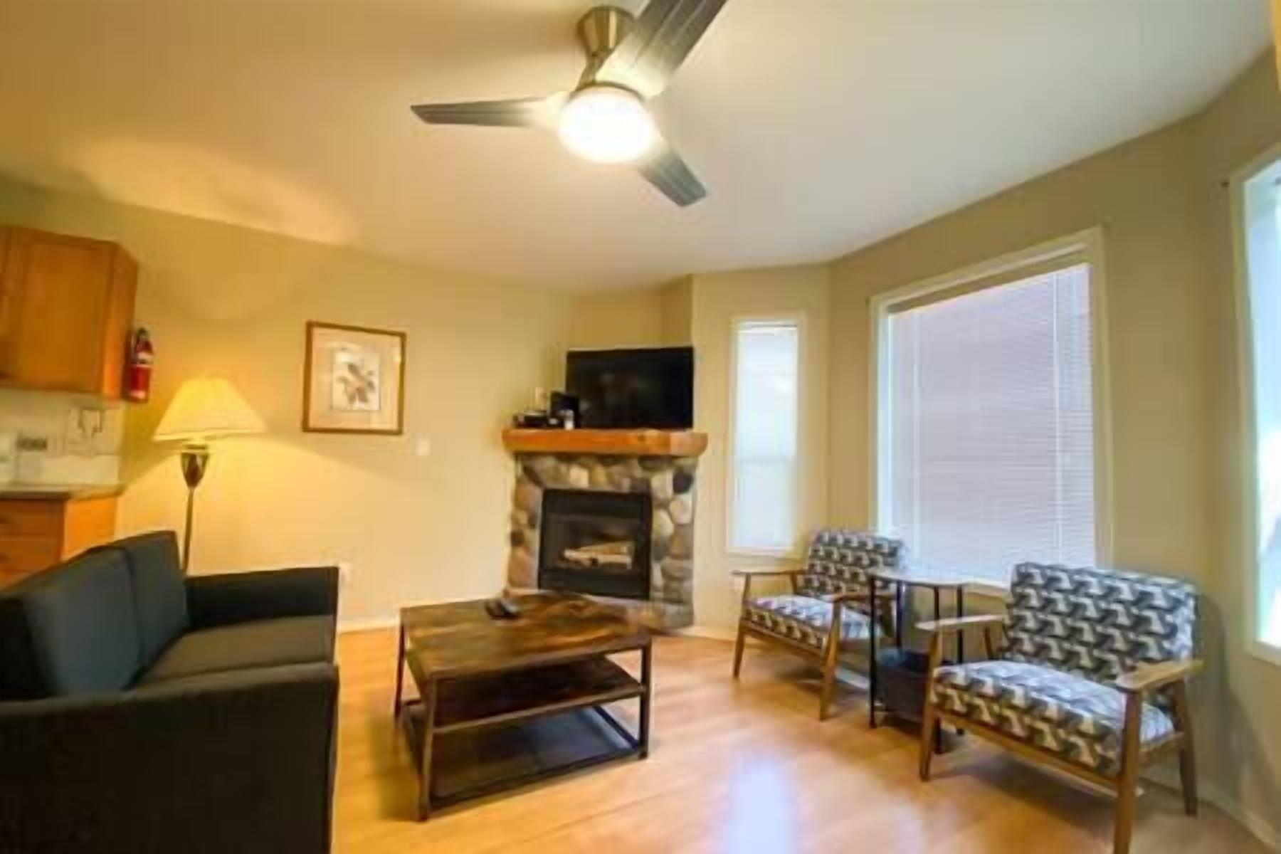 Riverside Townhouse - Patio - 5 Min To Ski Hill - Fernie