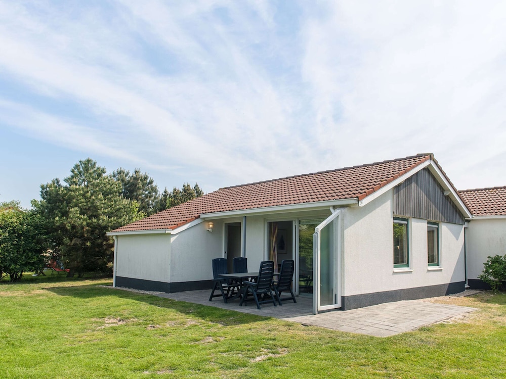 Comfortable Bungalow With Dishwasher Near The Beach - Ameland