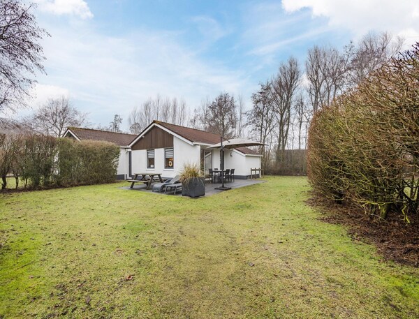 Comfortable Bungalow With Dishwasher Near The Beach - Hollum