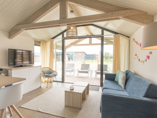 Ameland Lodge W/ Veranda - Ameland