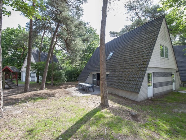 Detached Villa With 4 Bathrooms Near Vrachelse Heide - Breda, Netherlands