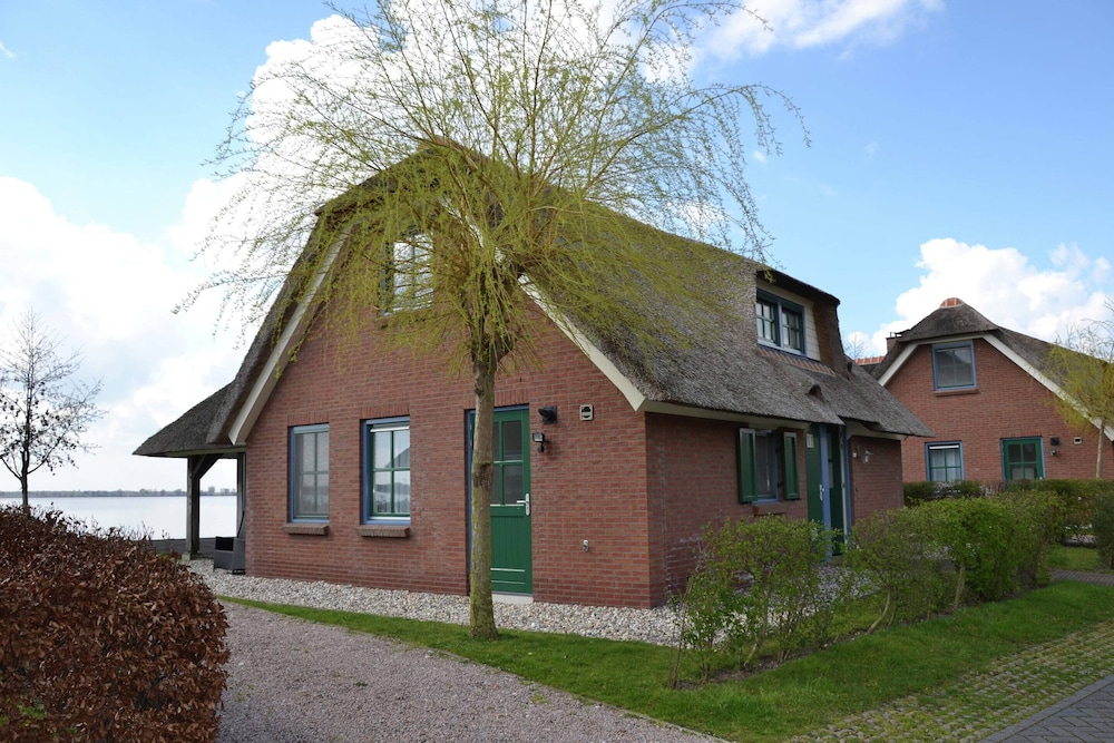Stylish Thatched Villa With 2 Bathrooms Near Giethoorn - Giethoorn