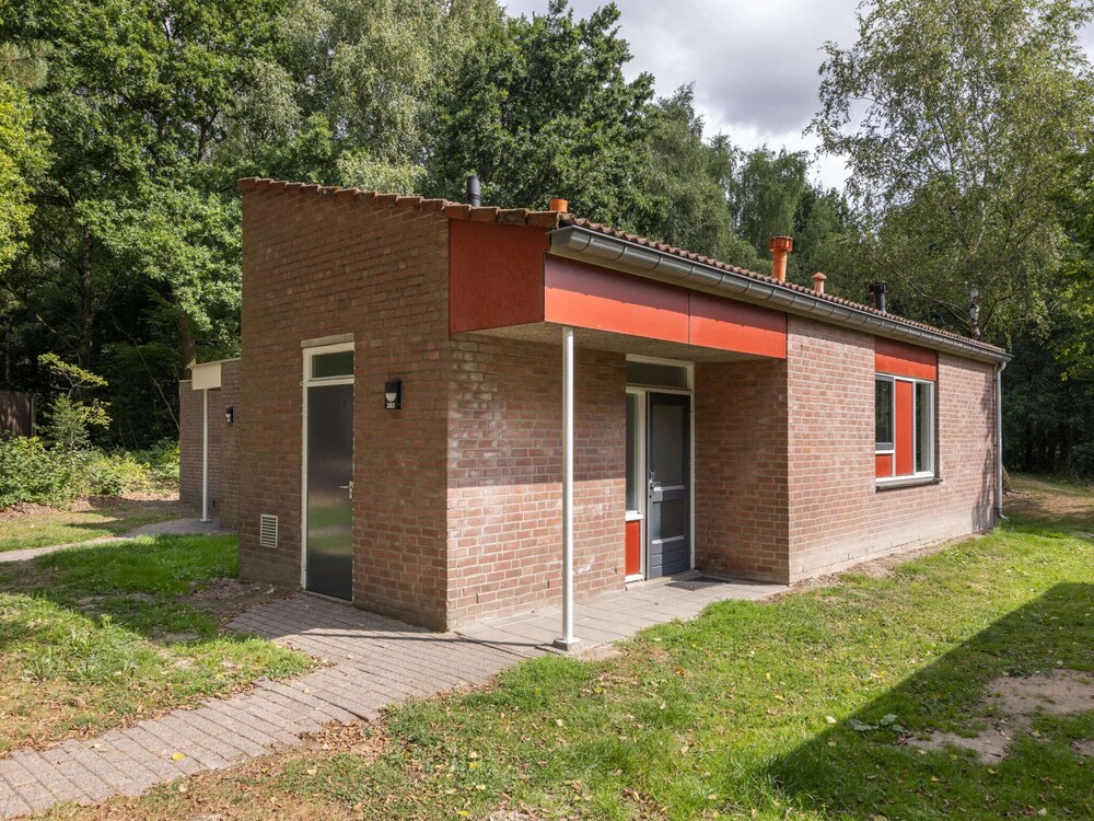Restyled Bungalow With Dishwasher Near Nature Reserve - Weert