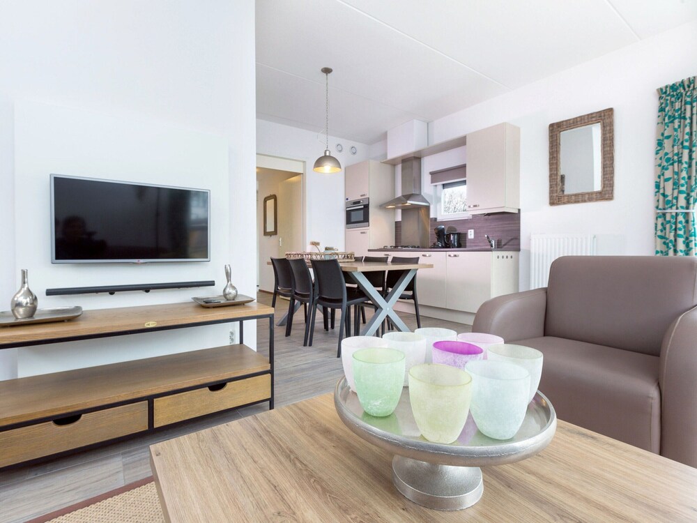 Detached Single Story Holiday Home Near The Sea - Ouddorp