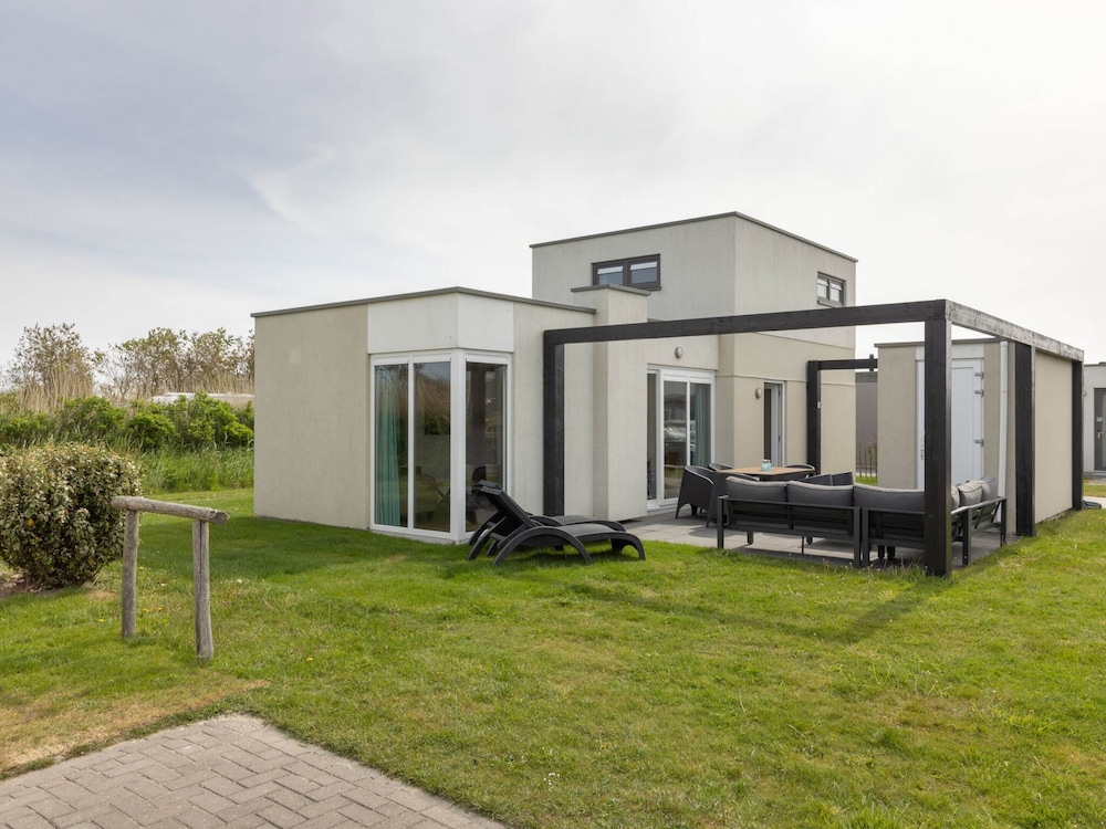 Modern Lodge With Two Bathrooms, Near The Beach - Callantsoog