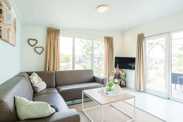 Modern Chalet With Dishwasher, Near The Beach - Ameland