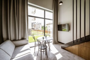 Estúdio Executivo | Sala | TV de ecrã plano 
