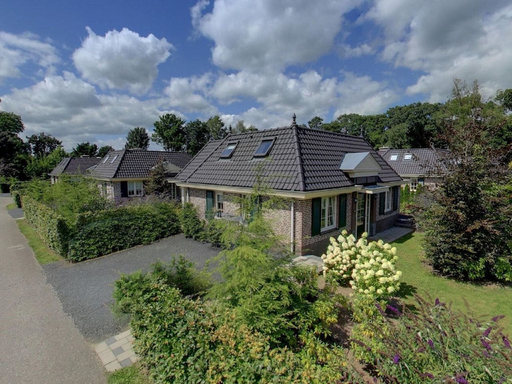 Detached Villa With Outdoor Fireplace Near Veluwe - Gelderland