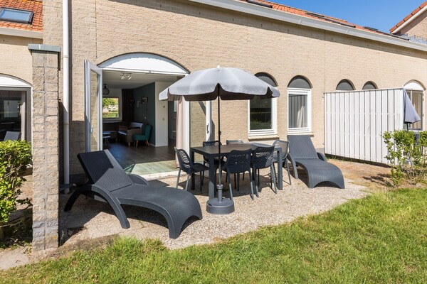 Restyled Bungalow With 2 Bathrooms, Near The Beach - Renesse