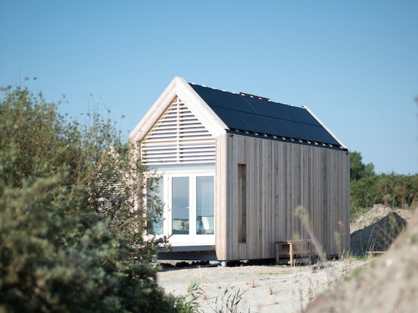 Lakefront Retreat W/ Hammock - Scharendijke