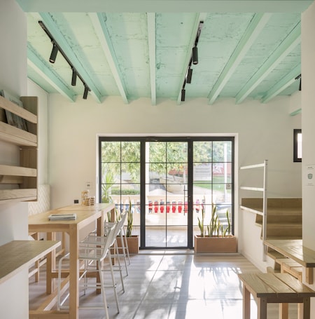 Entrada (vista interna). Forenna Hostel - Adults Only