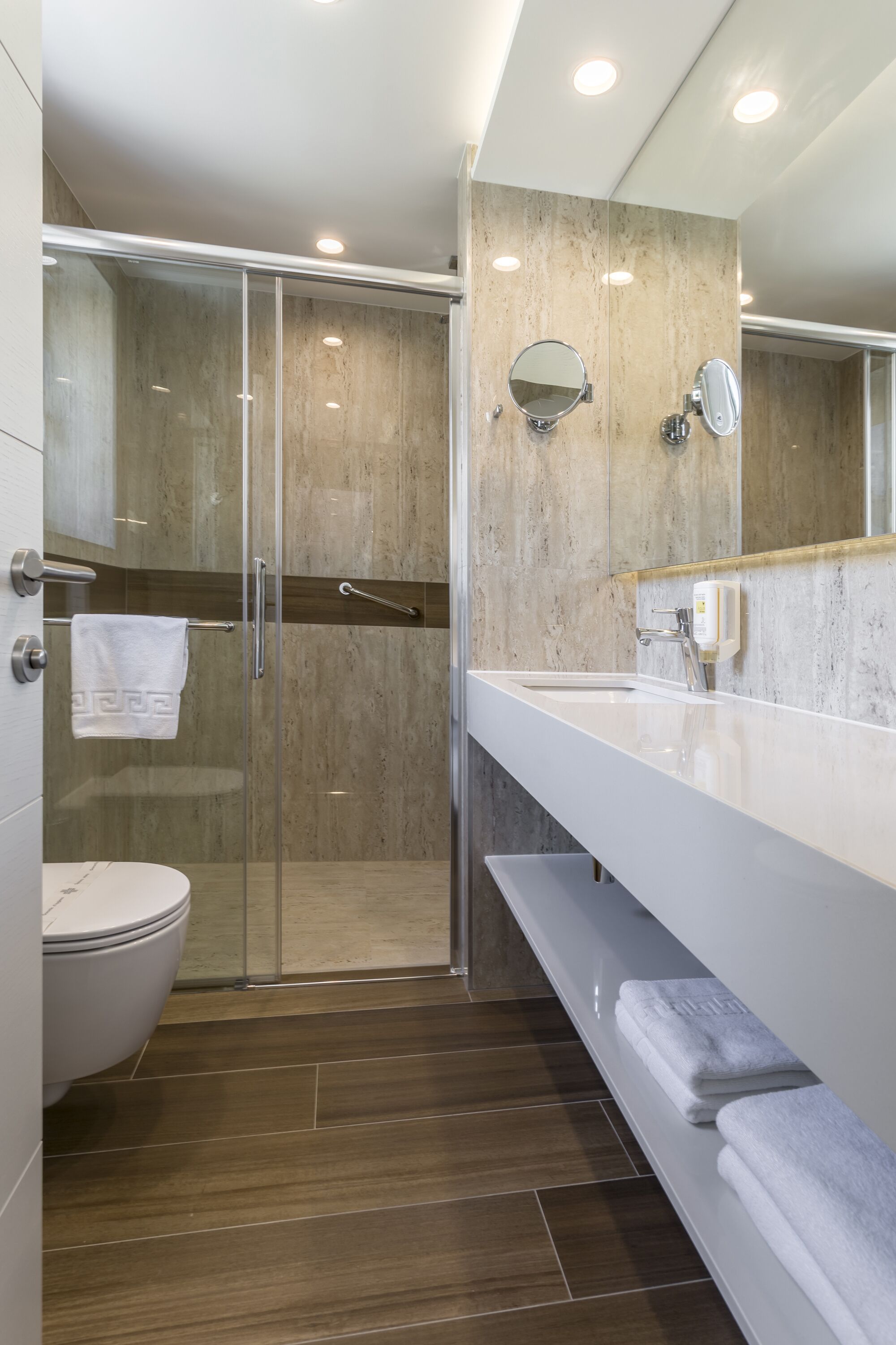 Apartamento Económico | Casa de banho | Um secador de cabelo, Piso aquecido (casa de banho), toalhas fornecidas 