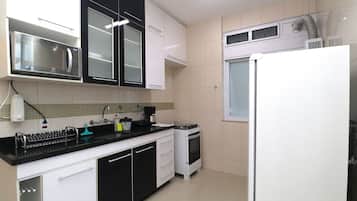 Apartamento panorâmico | Cozinha privada | Geladeira, micro-ondas, cooktop, chaleira elétrica