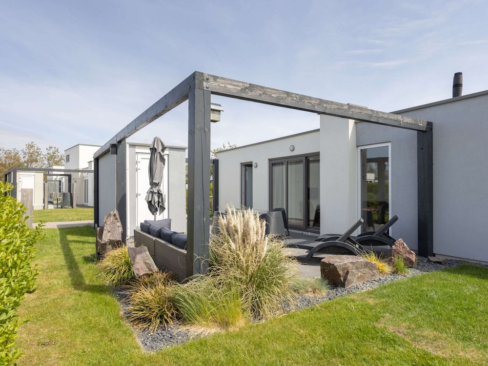 Modern Lodge With Two Bathrooms, Near The Beach - Callantsoog