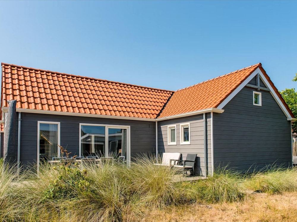 Modern Lodge With Two Bath Rooms, Near The Beach - Ameland