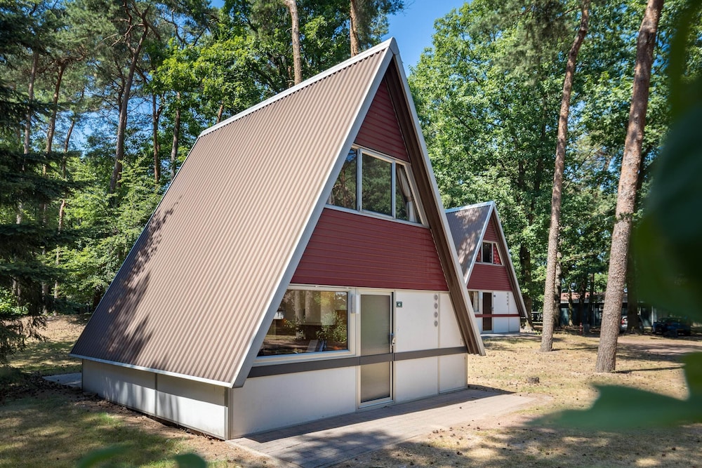 Restyled Bungalow With Dishwasher, In Natural Surroundings - Noord-Brabant