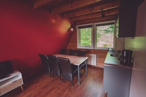 Casa | Cozinha privada | Um micro-ondas, uma cafeteira/bule 