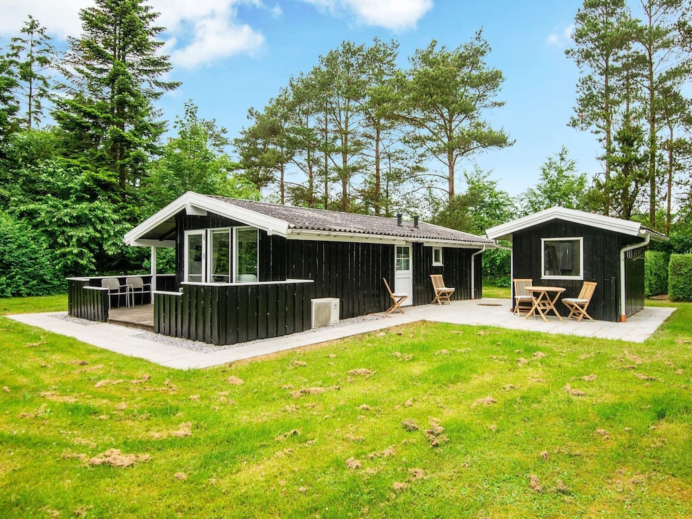 5 Person Holiday Home In Oksbol - Henne Kirkeby