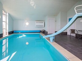 Casa | Piscina | Piscina interna, piscina externa