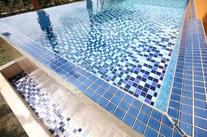 Quarto Duplo Deluxe (L6) | Com decoração personalizada, com mobília individualizada, secretária