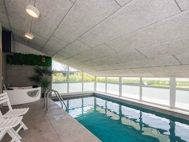 Casa | Piscina | Piscina interior, piscina exterior 