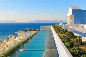 Piscina interior, piscina exterior 