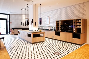 Pequeno-almoço tipo buffet diário incluído 