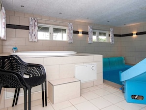 Casa | Piscina | Piscina interna, piscina externa