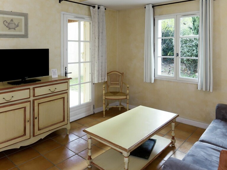 Appartement Dans Une Maison De Vacances Avec Climatisation, Wifi, Piscine, Tv, Patio, Animaux Admis - Fayence